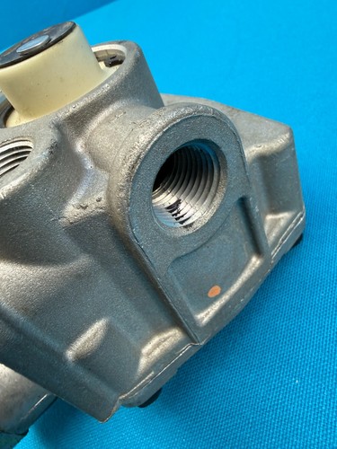 NOS Bendix T-111918-a 909828 R14 Trailer Air Brake Relay Valve for sale ...