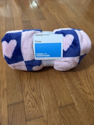 Room Essentials Throw Blanket Pink And Blue Hearts | eBay