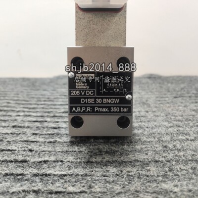 1PC NEW PARKER directional valve D1SE30BNGW D1SE 30 BNGW SHIP EXPRESS ...