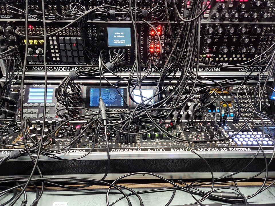 Massive Eurorack Setup - Erica Synths - Zoia - Moog - NerdSeq ...