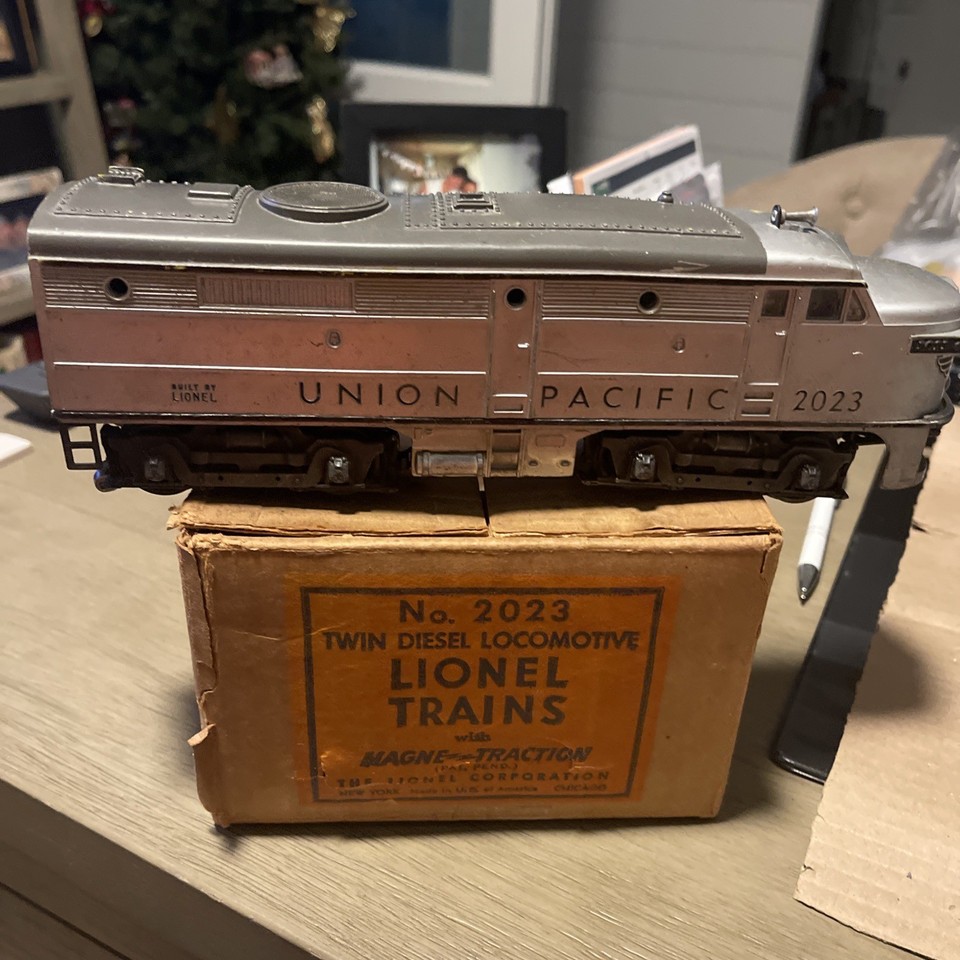 Postwar Lionel 2023 Union Pacific Alco AA Diesel Locomotives .Master ...