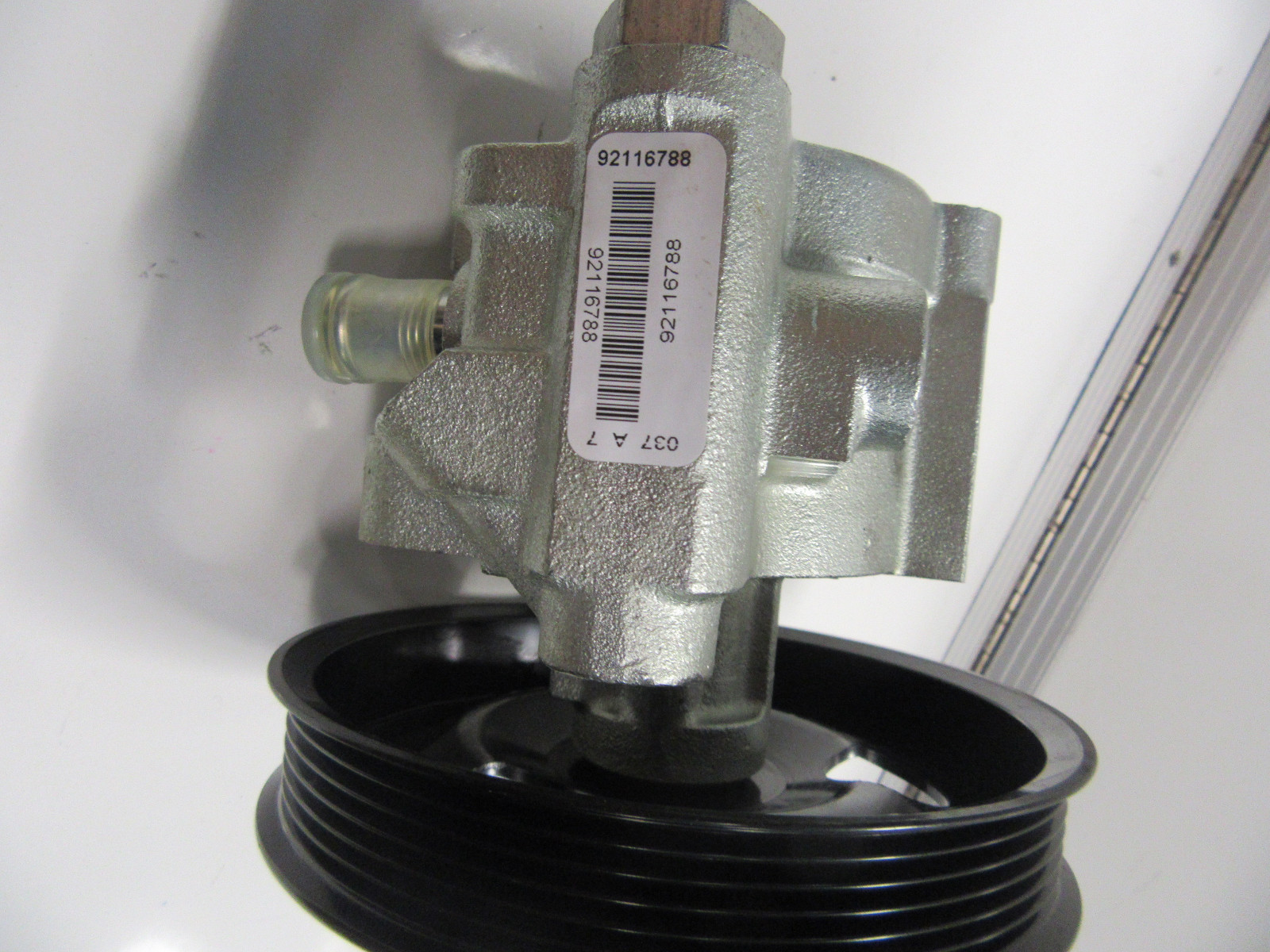 POWER STEERING PUMP WITH PULLEY VT VX VU VY WH WK V8 5.7 GEN3 LS1 ...