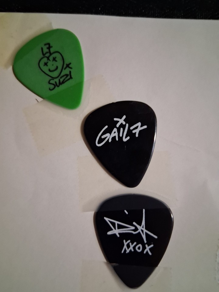 Three L7 guitar Picks , Donita Sparks , Suzi Gardner, And Gail ...