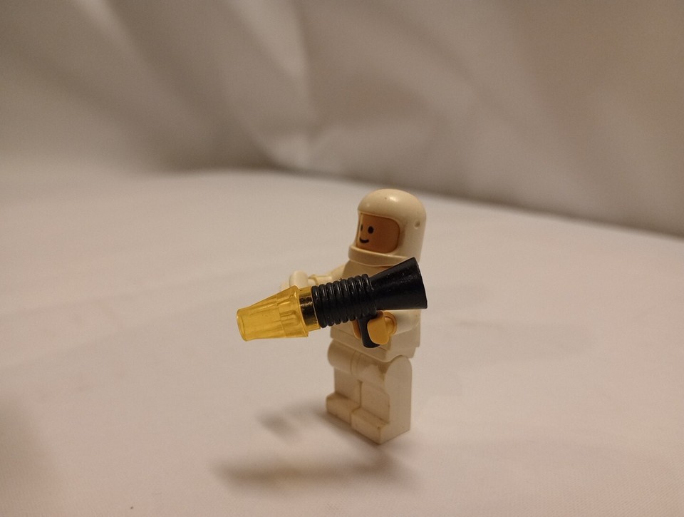 LEGO Vintage White Spaceman 6985 6891 6971 6702 6928 Classic Space ...