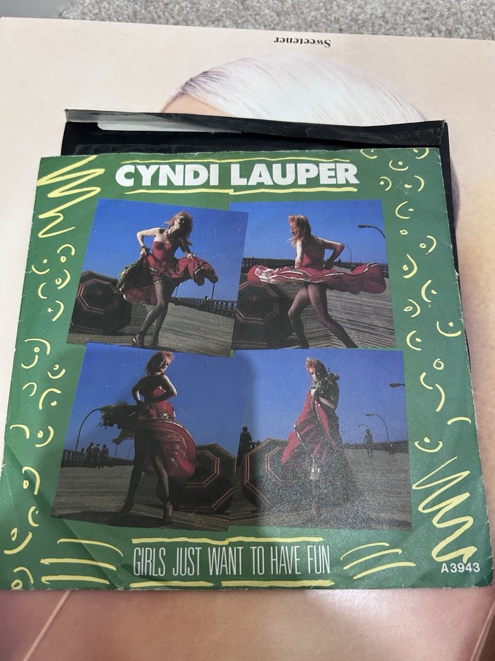 Gpo Record Player And Vinyl Bundle Fleetwood Mac, Harry Styles, Ariana ...