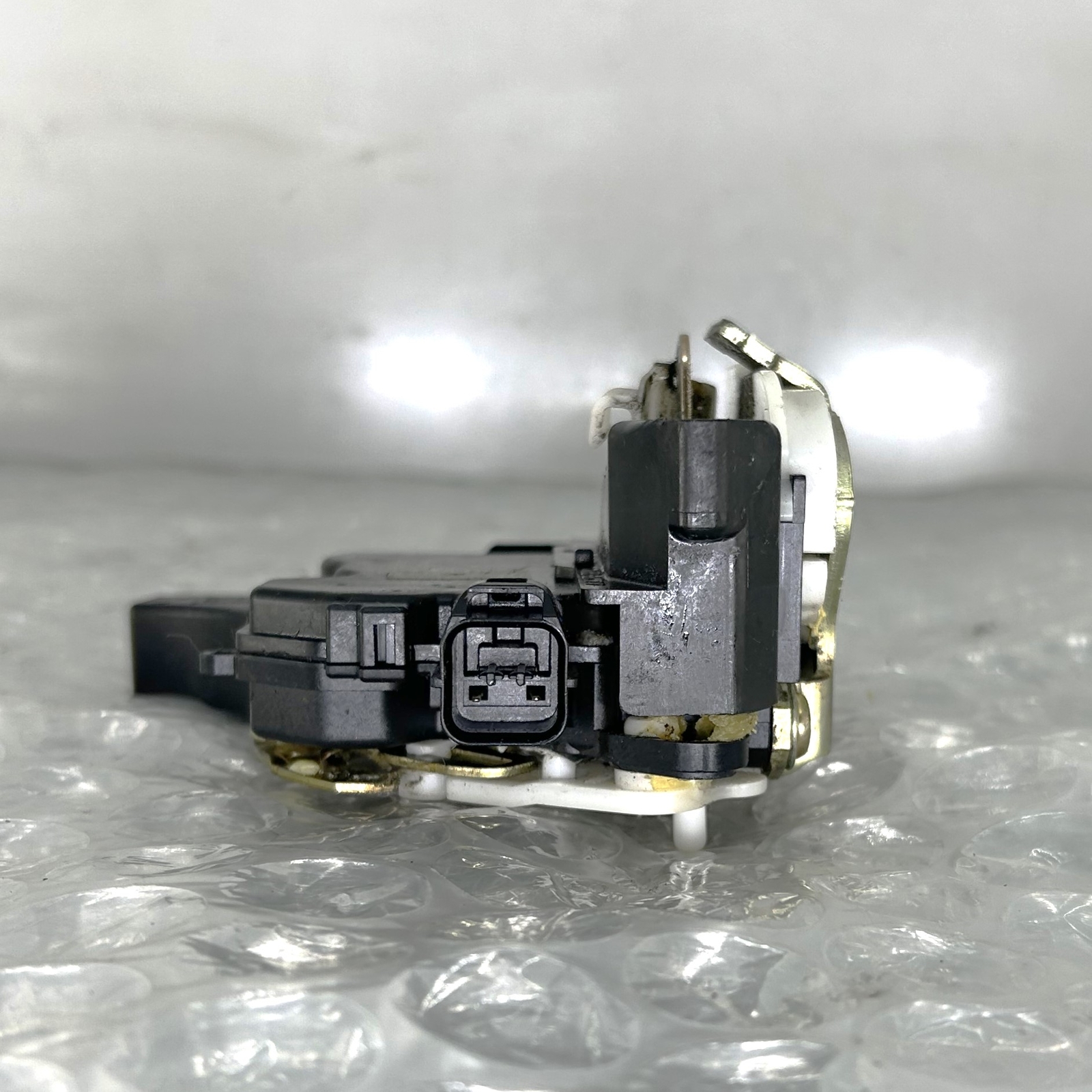 DOOR LATCH REAR LEFT MITSUBISHI L200 KB5T 2.4 | eBay