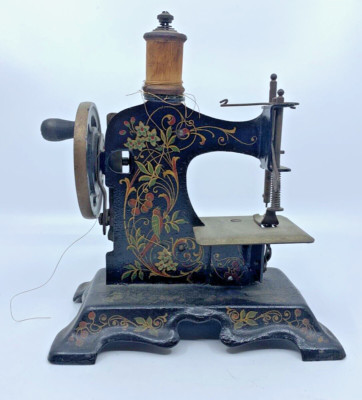 Antique Muller Toy Sewing Machine Hand Crank Stencil Painted 19th C ...
