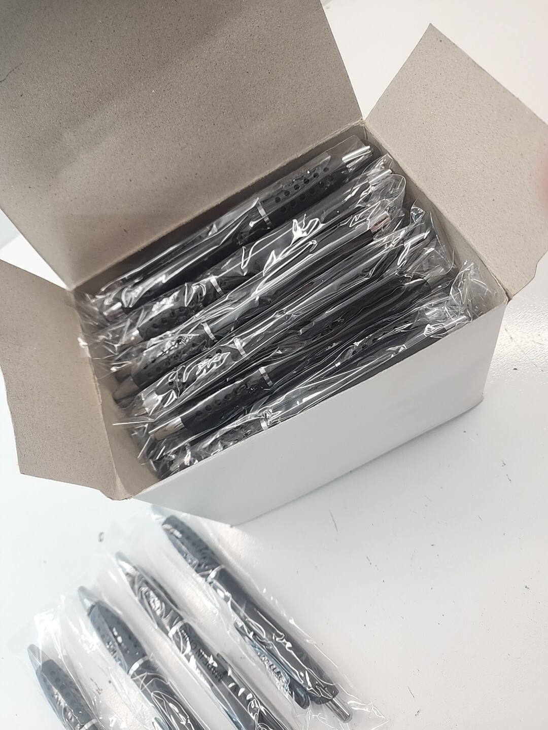 LOT OF 50 PENS ⭐BULK DEAL⭐ WHOLESALE BLACK INK BALLPOINT PEN UNBRANDED ...
