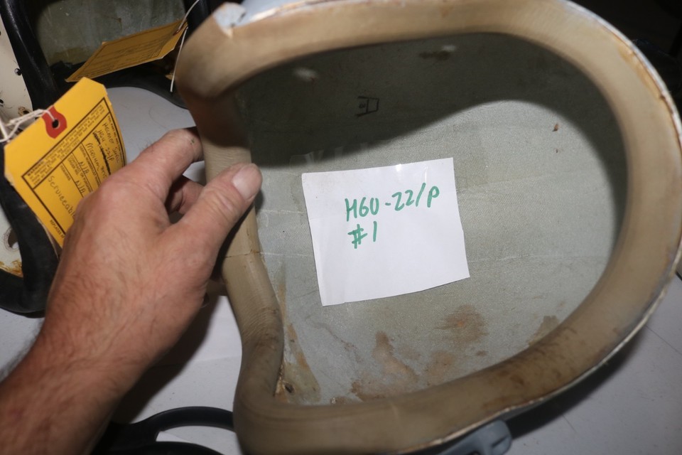 Vietnam era USAF HGU-22/P flight pilots helmet w oxygen mask fittings ...