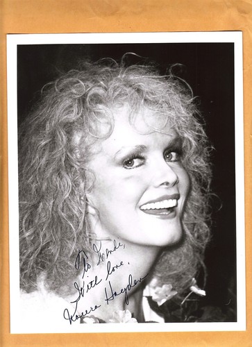 Naura Hayden-signed photo-15 a | eBay