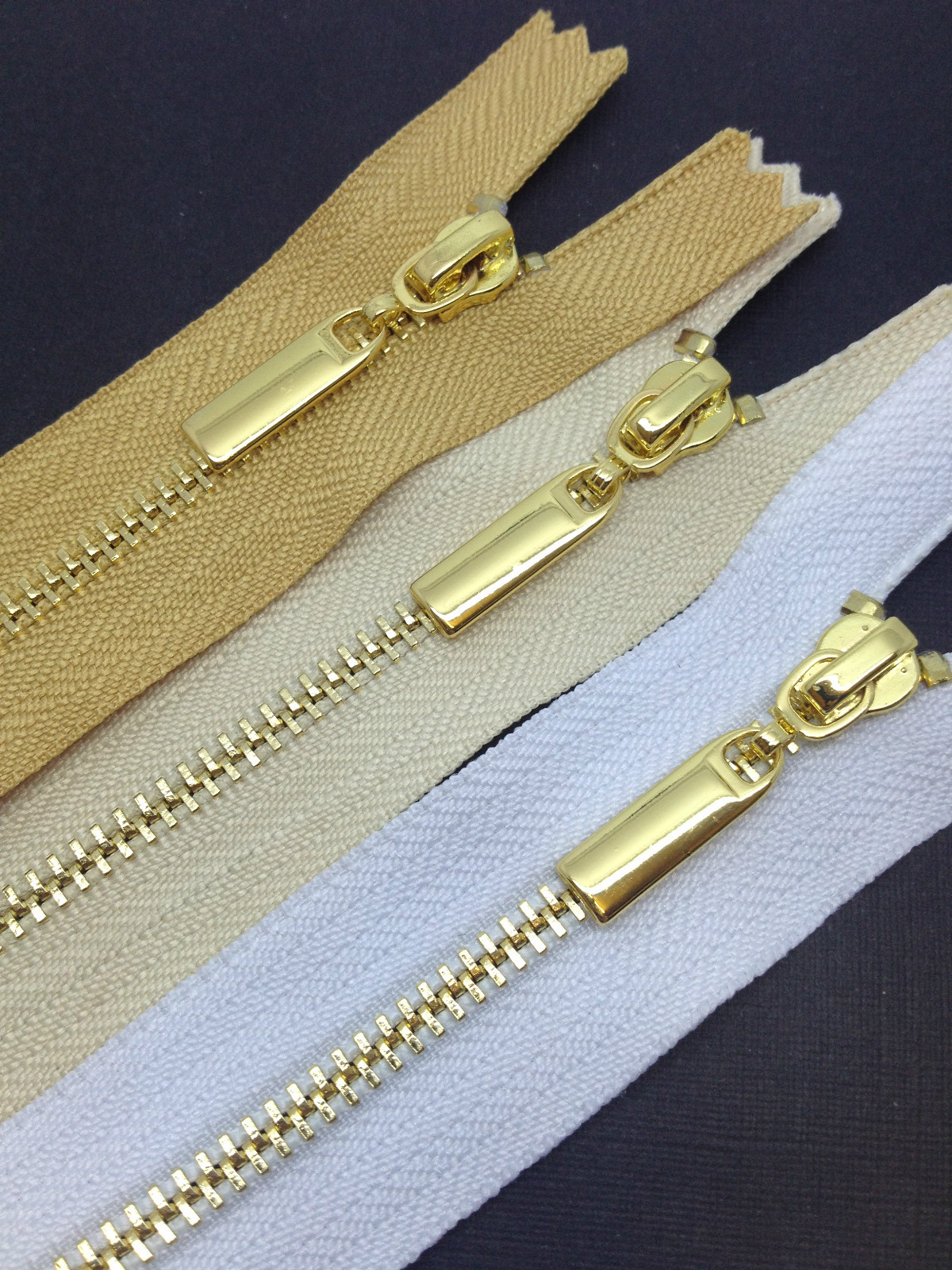 Metal Polished Gold Teeth Zips No3 Weight Zip -Closed End - Black,White ...