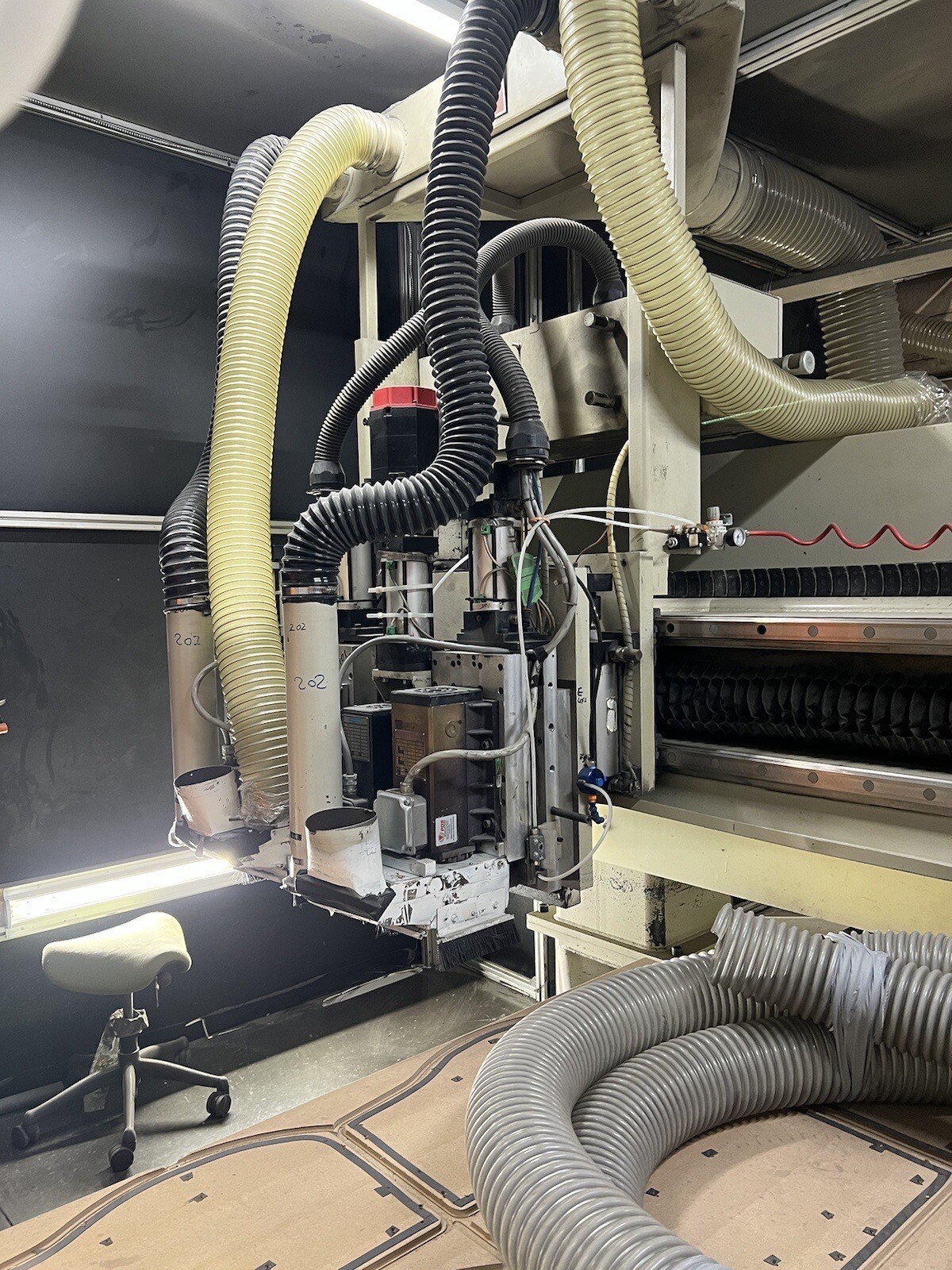 KOMO VR408 CNC ROUTER With 2 Spindles & Vacuum | eBay