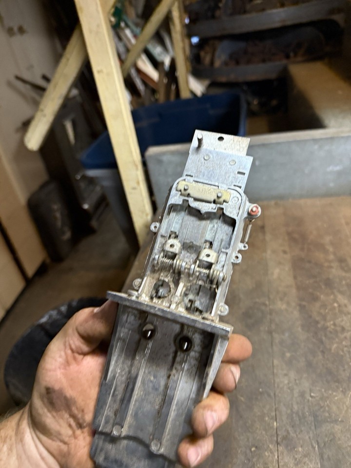 Comet Greenwald GI Coin Operated Arcade Game Vending Machine Slide ...