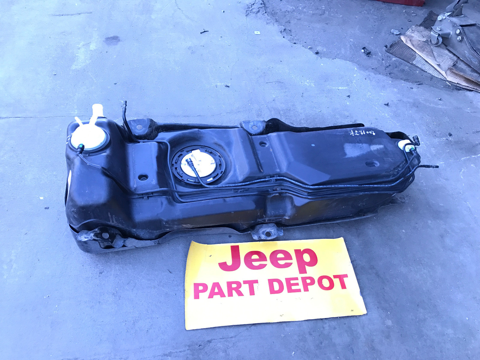 2007 - 2018 JEEP WRANGLER JK 2 DOOR GAS TANK W/ SHIELD OEM 05147717AE ...