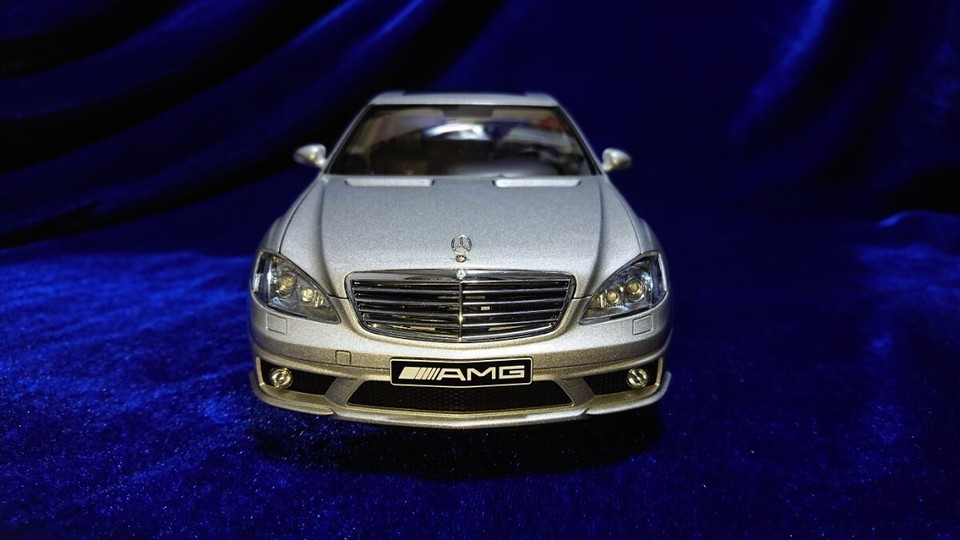 1/18 Mercedes Benz W221 S63 AMG Autoart Millennium 76241 Mercedes Benz ...
