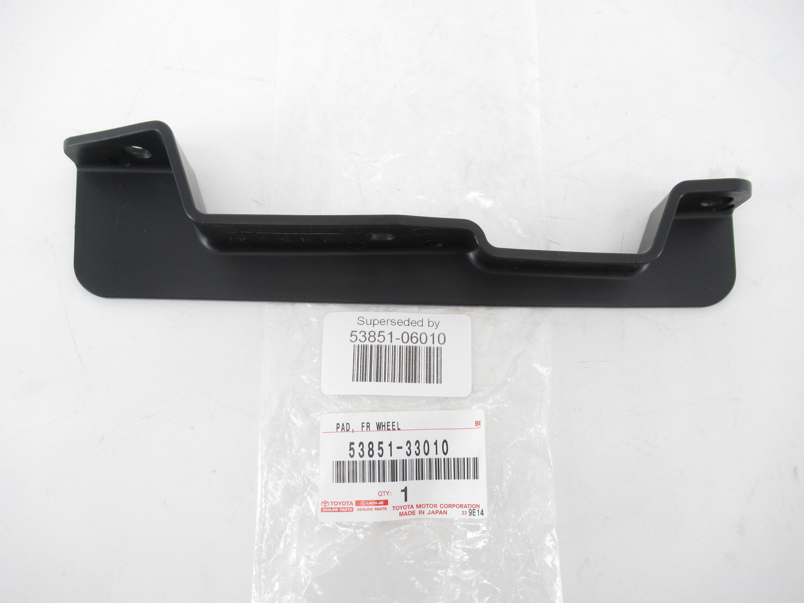 Genuine OEM Toyota 53851-06010 Passenger Fender Opening Extension 2007 ...