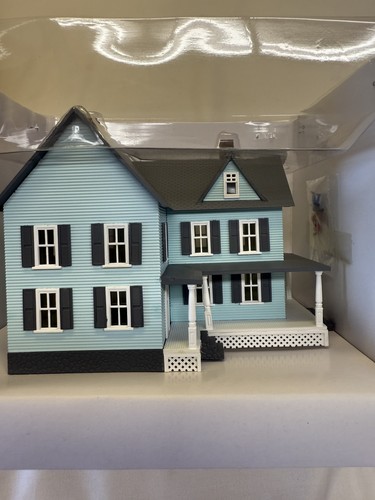 Model Power #779 HO Built-Up Lighted Grandma's New House Building with ...