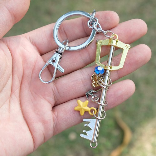 kingdom hearts Sora keyblade Key Chain Keyrings Metal Pendant Ornament ...