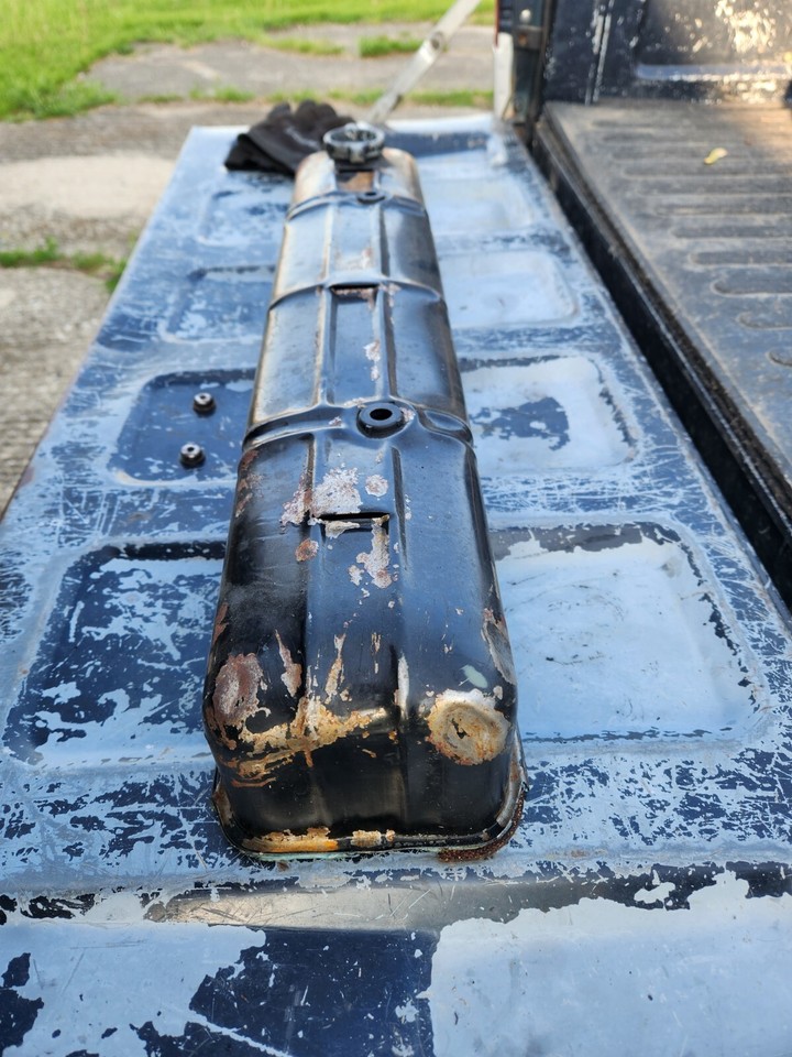 Dented 1948 Chevy 216 VALVE ROCKER COVER W/ Filler Cap Style Oem Used ...