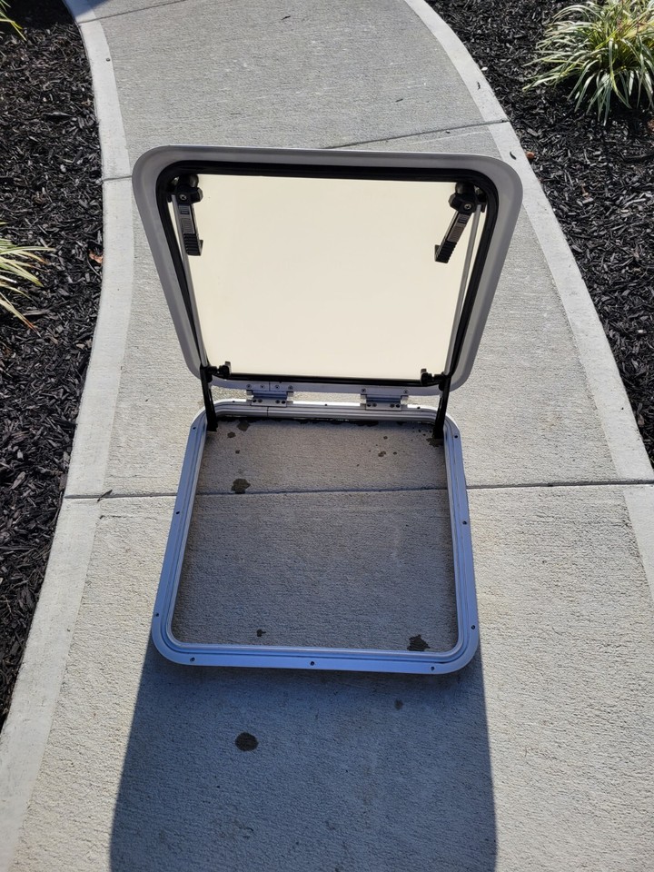 Bomar Hatch 190 Series Low Profile Aluminum Frame Size 22.50 x 22.75