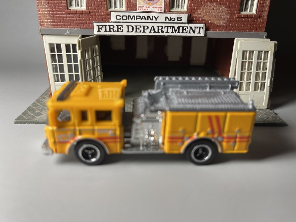 HO Scale Model Trains Firehouse Building With Fire Truck | eBay