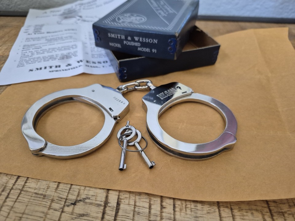 Smith & Wesson Model 91 Handcuffs Factory Polished 1970's, Dead Stock ...