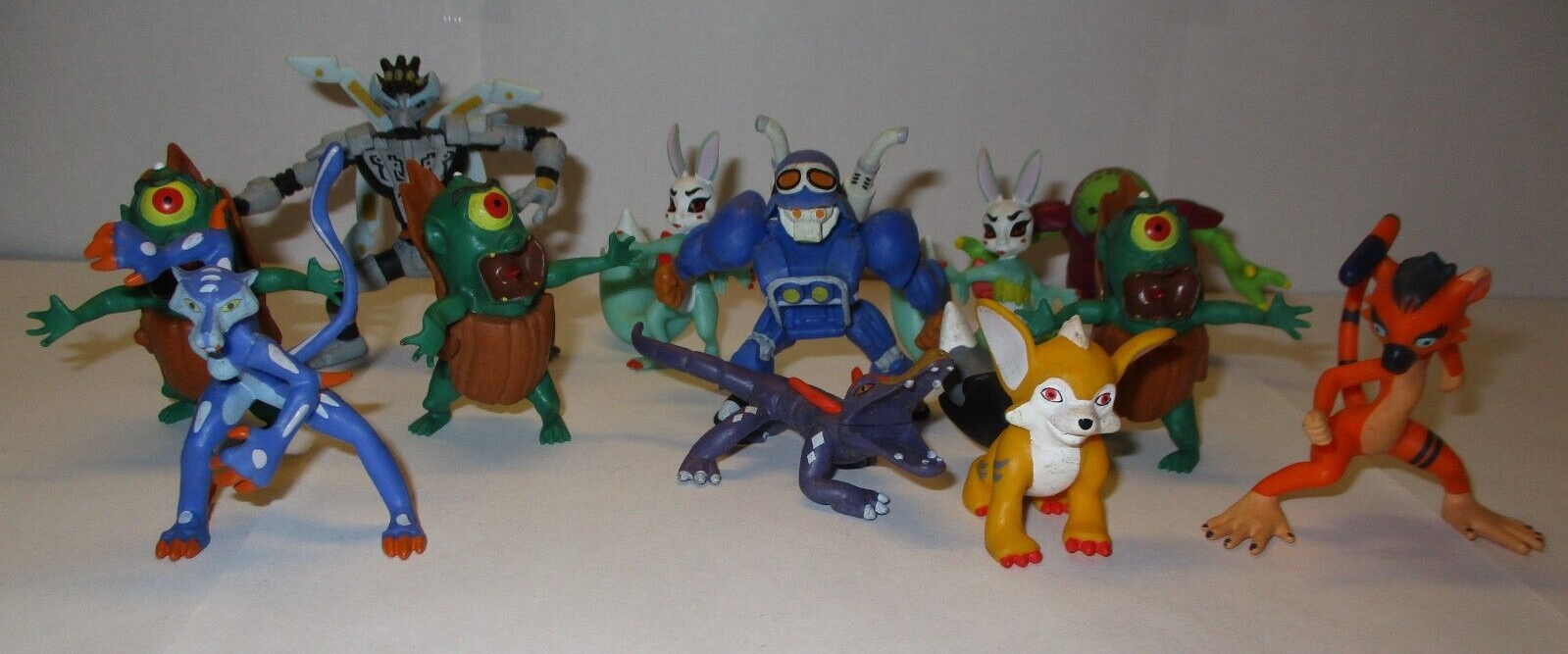 IVIZIMALS LOT of 12 *RARE* PVC Figures - Trucktor, Cyclops, Zaphyra ...