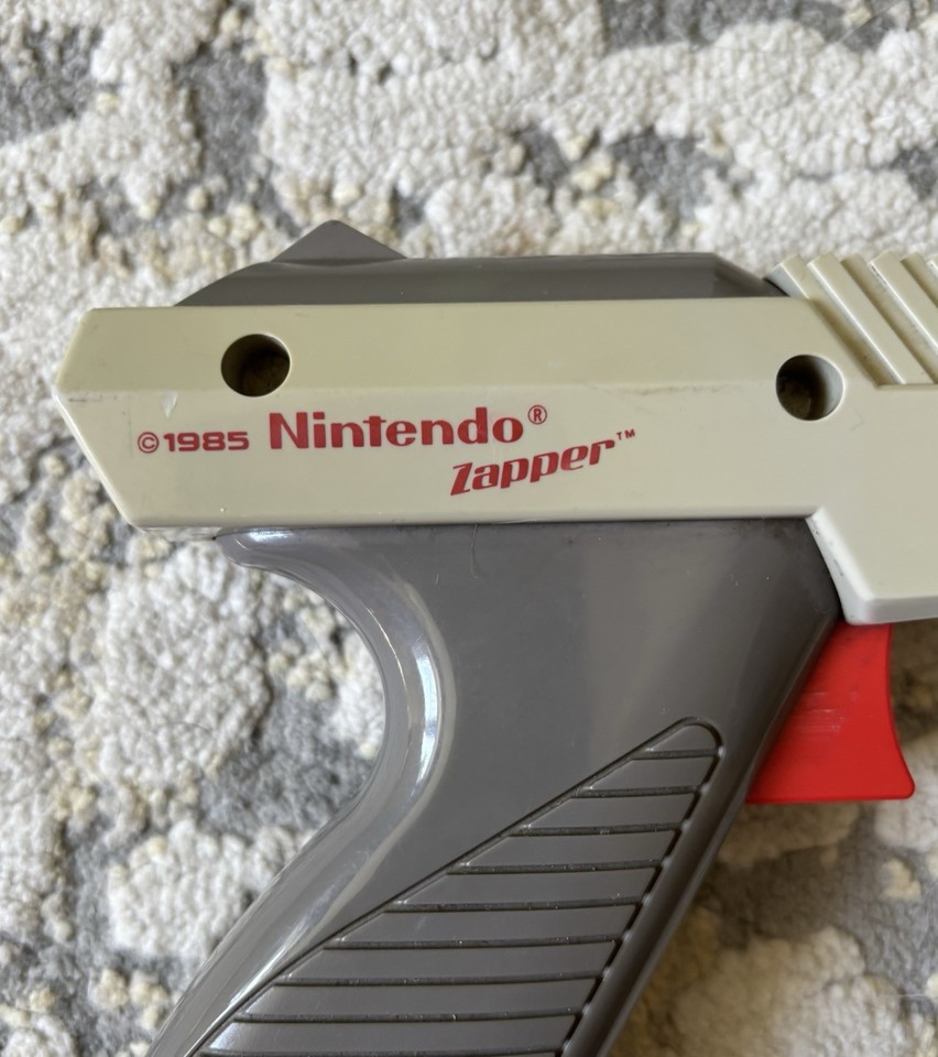 Nintendo NES Zapper Gun NES-005 Gray OEM Original 1985 Vintage Video ...