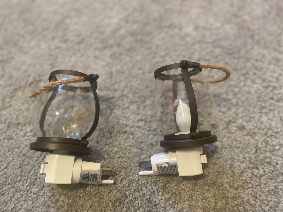 2 Intertek Night Lights * PLUG IN * Candle Warmer Good Condition | eBay