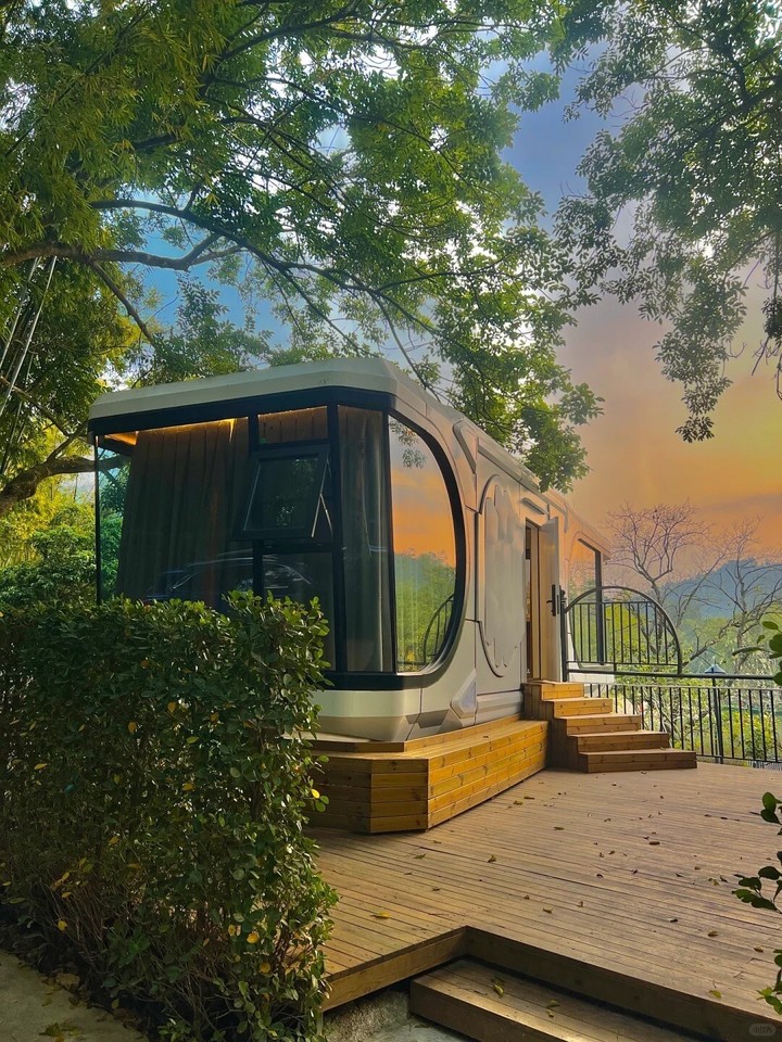 Modern Luxury Galvanized Capsule house With 2 Bedrooms, Balcony ...