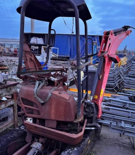 Kubota Digger EXCAVATOR 1.7t u17e 2013 Fire Damage Spares Or Repair | eBay