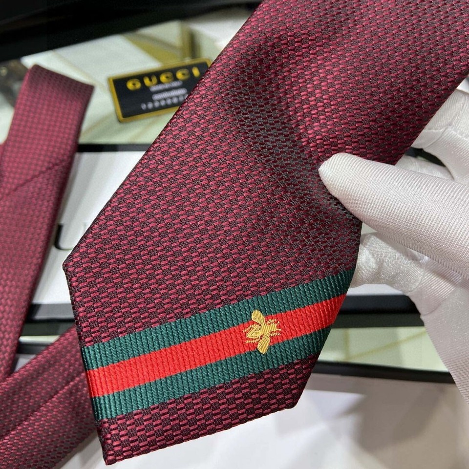 Red Gucci Bee Pattern 100% Silk Tie | eBay