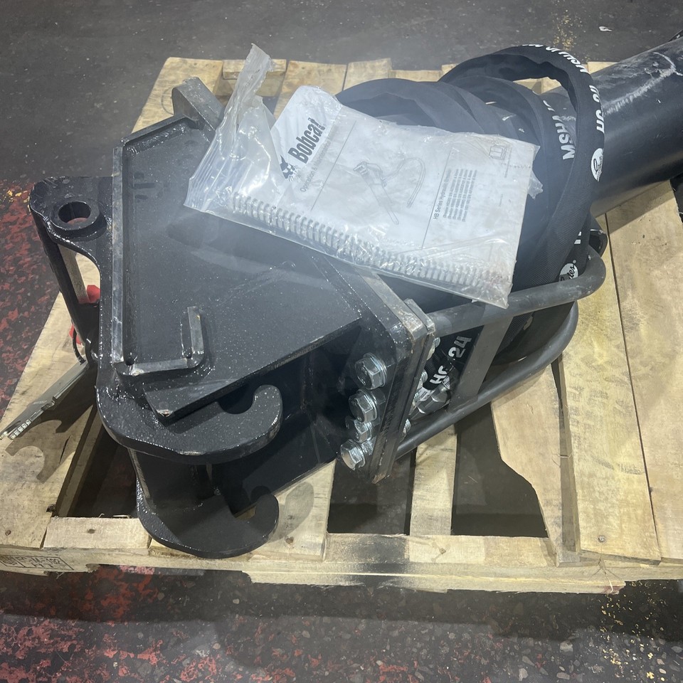 GENUINE BOBCAT Hydraulic Breaker Attachment with X-CHANGE MOUNT HB980 ...