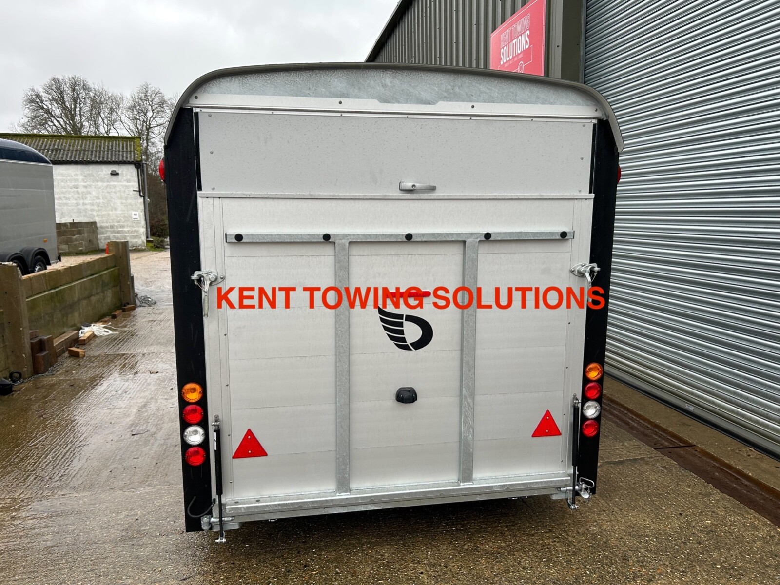 New Debon C900 Huge Box Trailer 16.5x 6.7 x 6.7ft 3500kg MGW Car ...