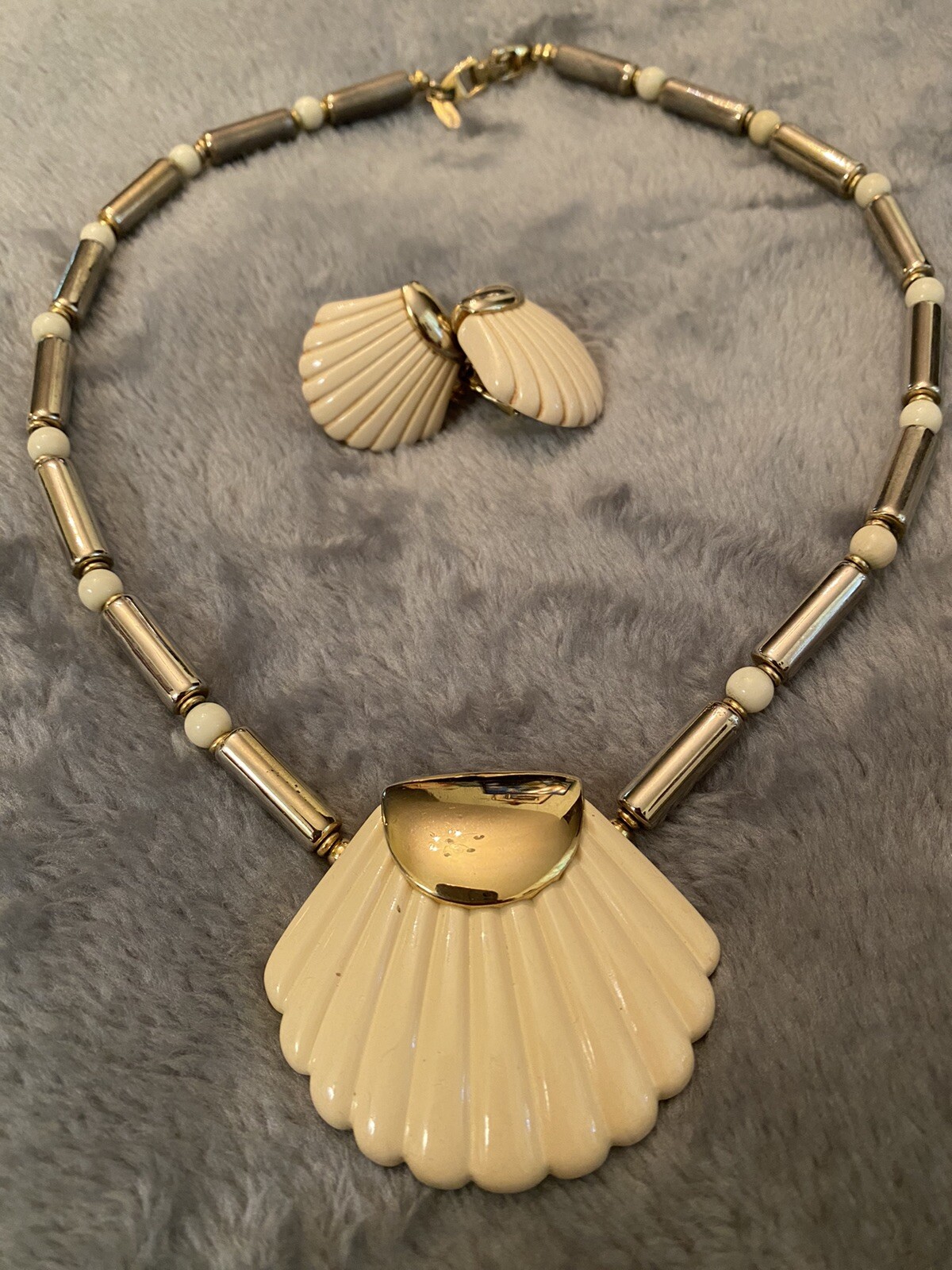 Napier Vintage Lucite Shell Necklace with Screw back … - Gem