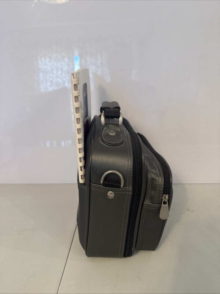 HP SB21 DLP Digital Projector Complete With Cables, Remote And Case ...