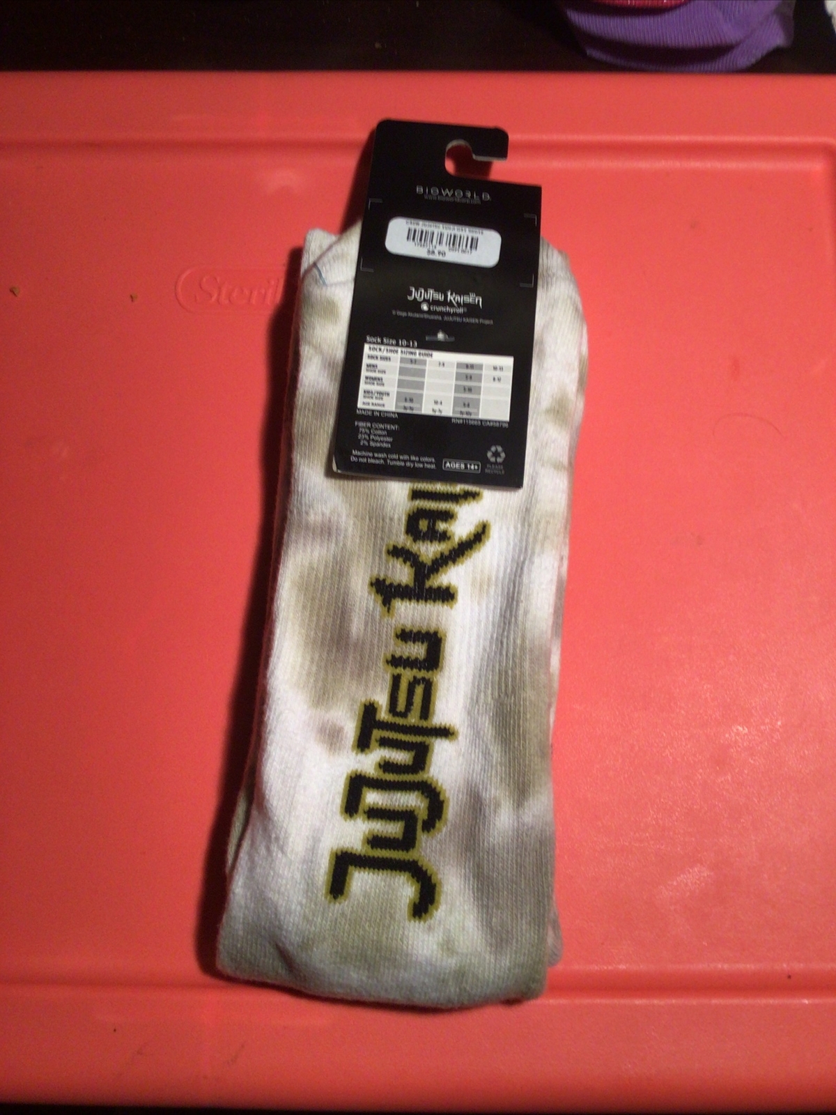 Jujutsu Kaisen Yuji Tie-Dye Crew Socks NEW /w Tags Bioworld 8-12 Yuuji ...