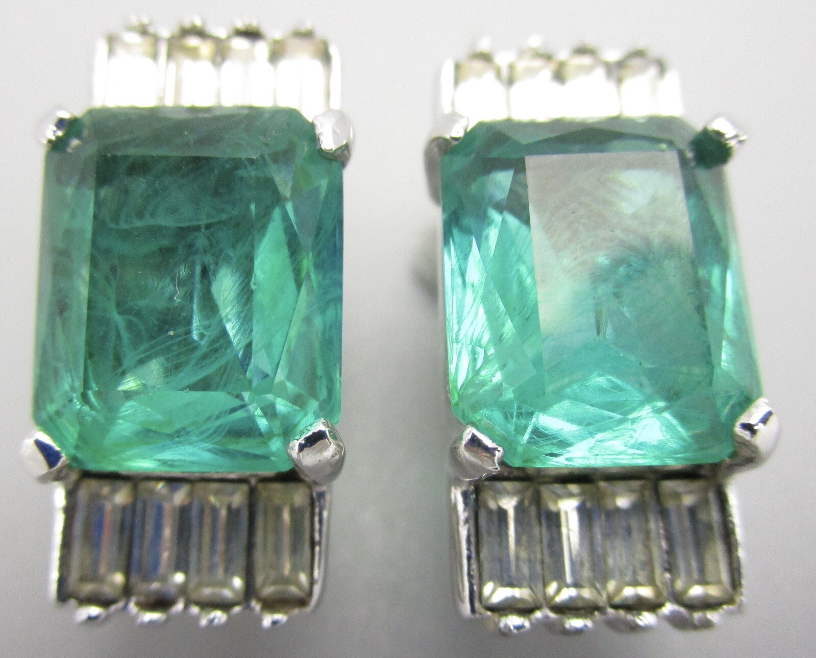 GORGEOUS VENDOME "REAL LOOK" FAUX FLAWED EMERALD CLIP… - Gem