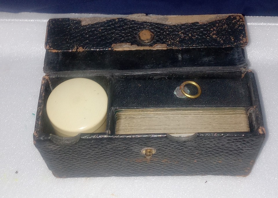 RARE 1906 TRAVEL GAME KIT: 10 BONE DICE, NICE OLD OAKEN CARD SET, 90 ...