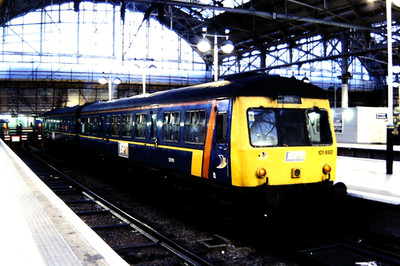 Original 35mm Slide, Class 101 DMU 101 692 (53170/53253) @ Manchester ...