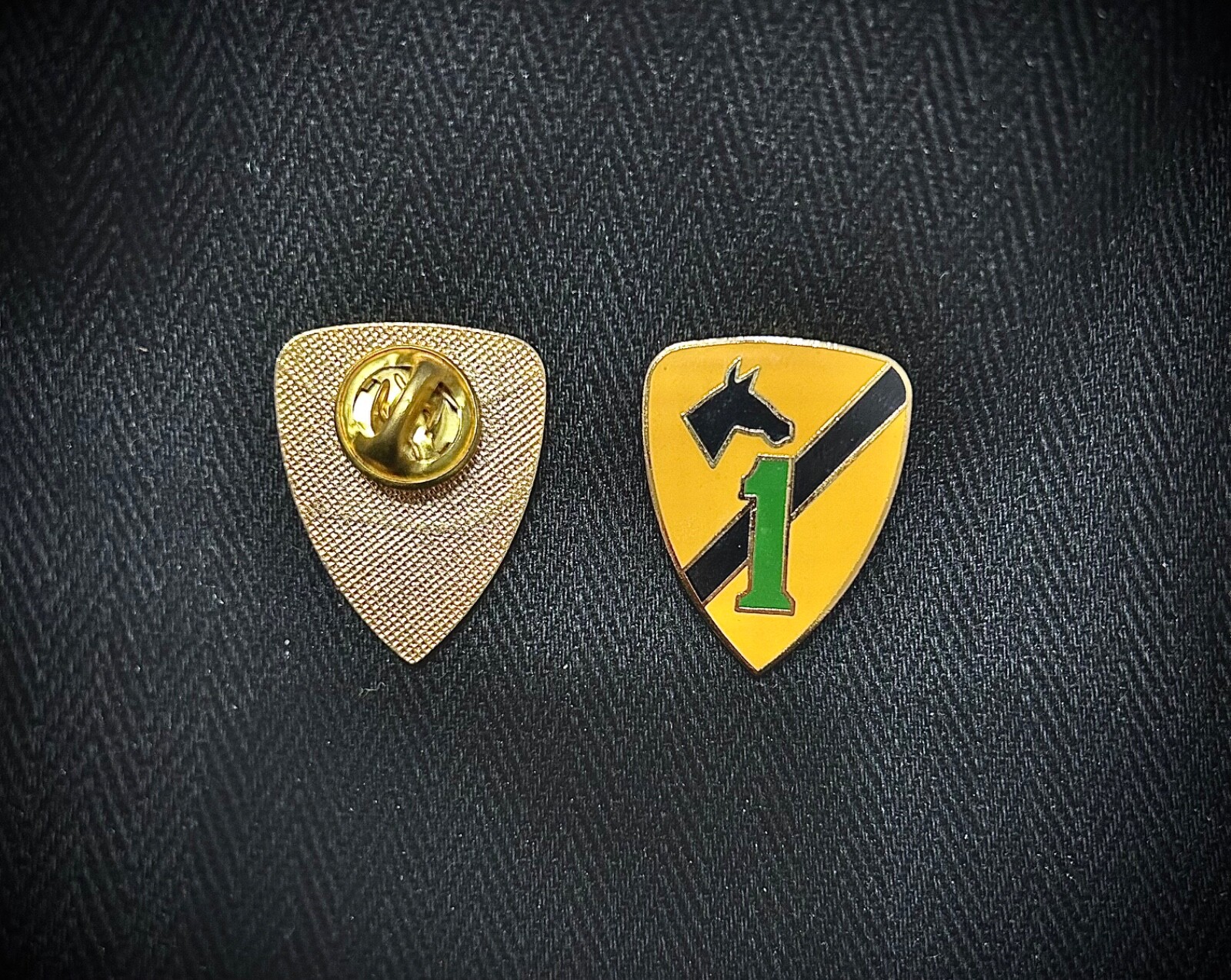 G1 U.S. Army 1st Cavalry Pin - Division 1 | eBay
