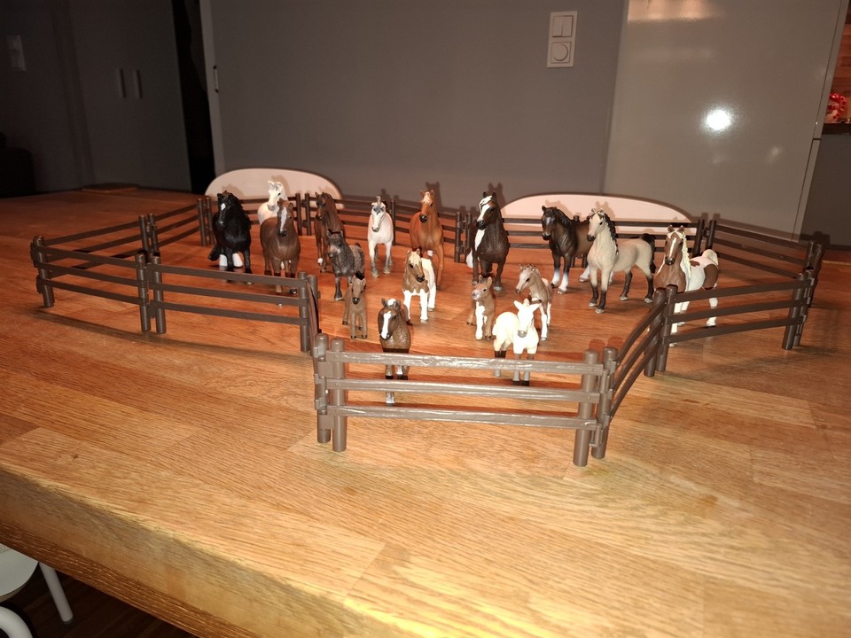 17 Schleich Pferde wie neu, inkl. 15 Zaunteile | eBay