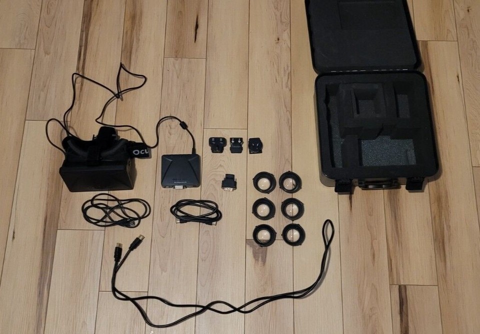 2013 Oculus VR DK1 Development Kit with Carrying Case 617689127951| eBay
