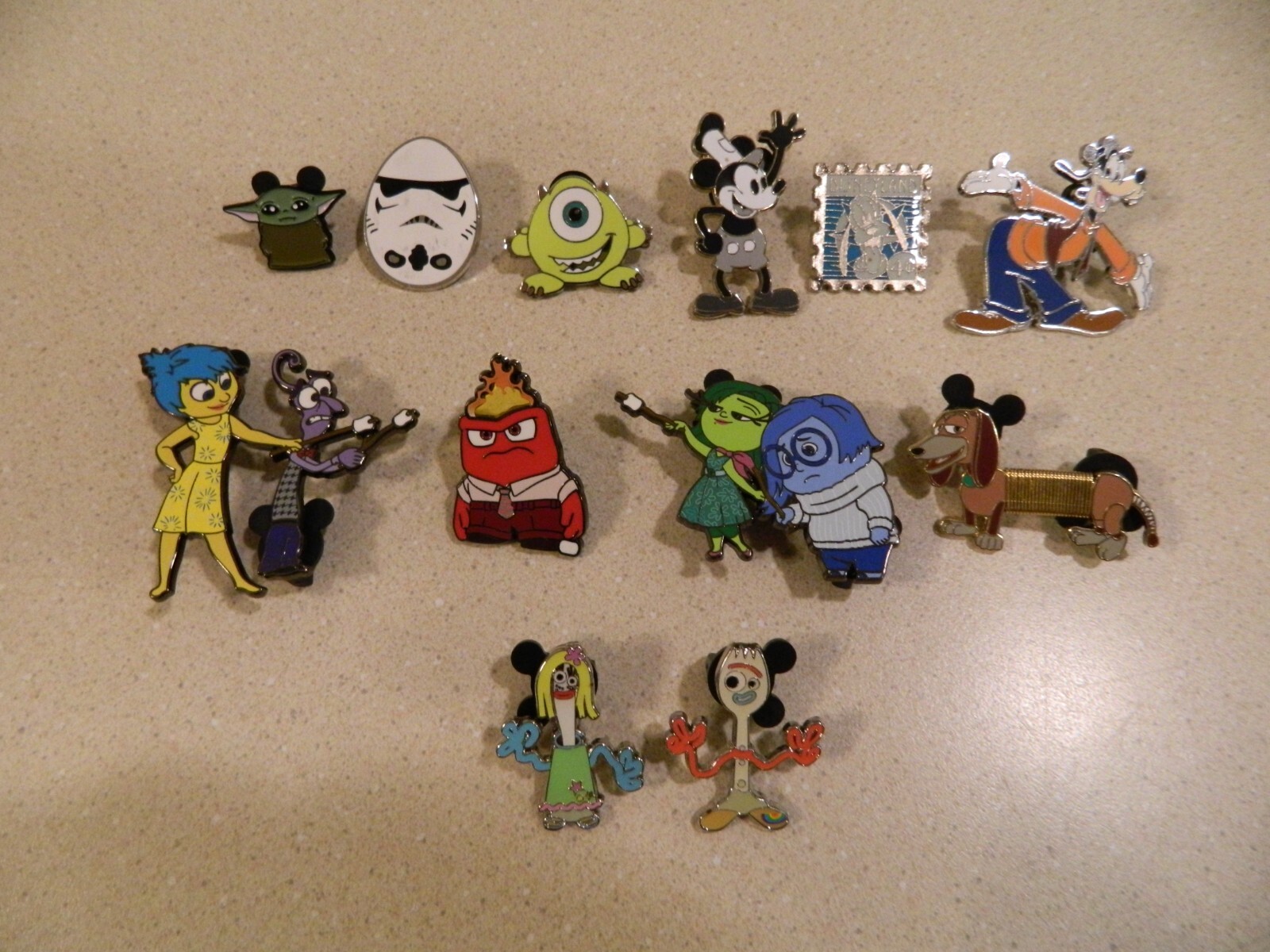 Lot of 12 Disney Trading Pins Slinky Dog Stretch and More + 16" Mickey ...