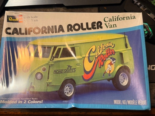 Revell California Roller VW Volkswagen Van Bus Model Kit 7304 1/25 ...