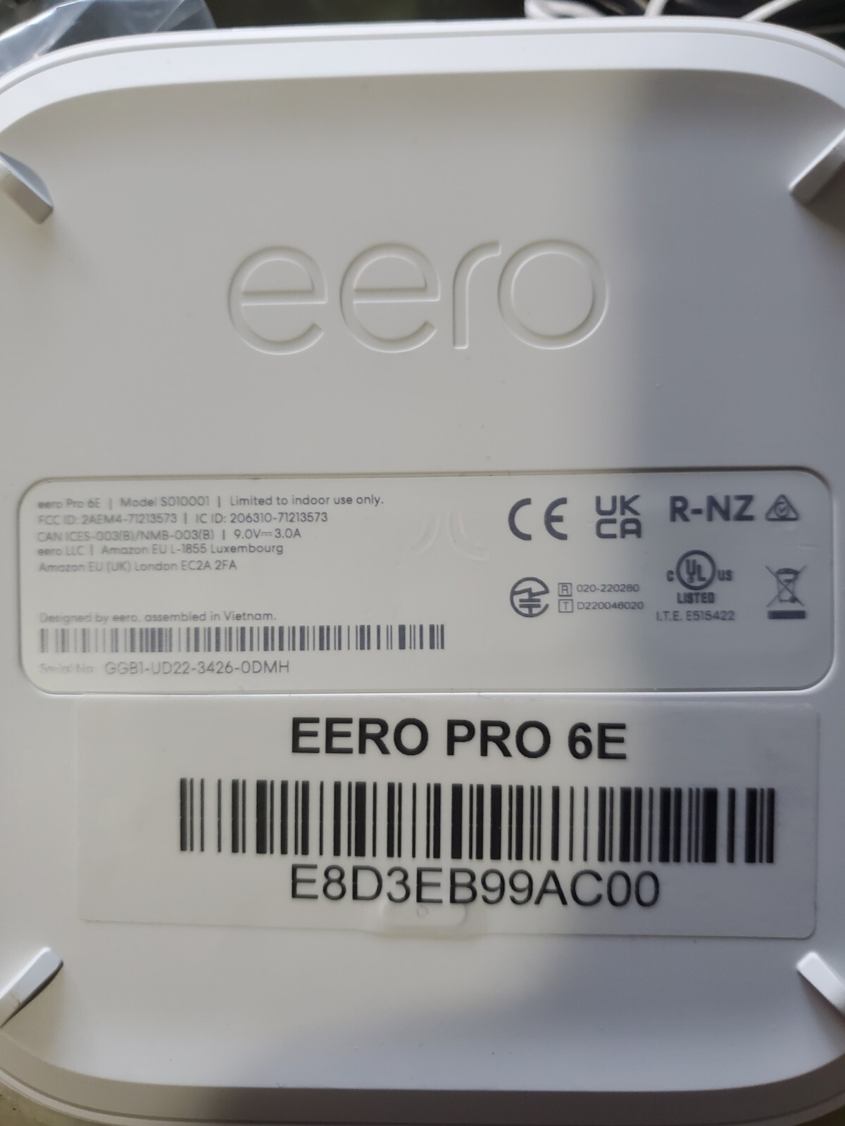 eero Pro S010001 Tri-Band Gigabit WiFi 6E Mesh Router w/ Power ...