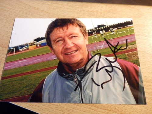 TERRY BURTON - FOOTBALLER - AUTOGRAPHED PHOTO | eBay