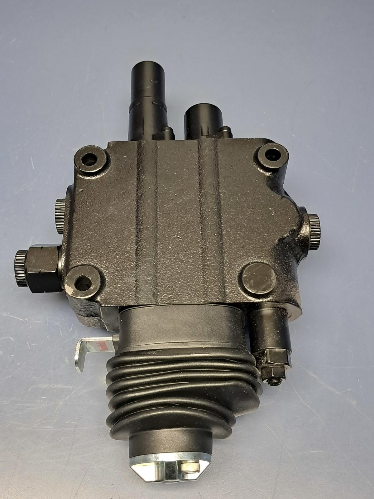 Mahindra 81603005004 EMax Front‑End Loader Control Valve & Joystick ...