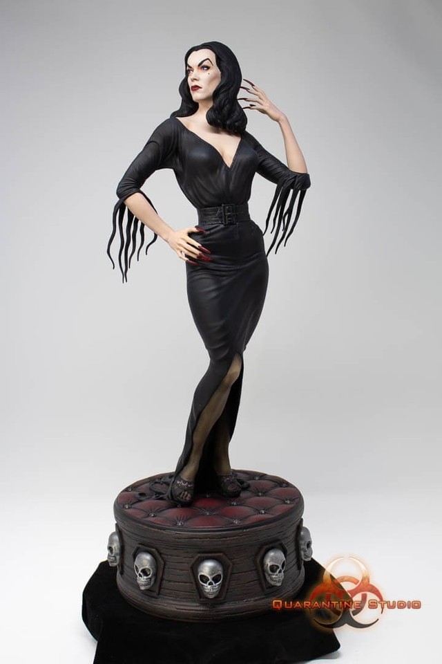 Vampira “Queen of the Ghouls” 1/6th Scale Collectible Statue Unpainted ...