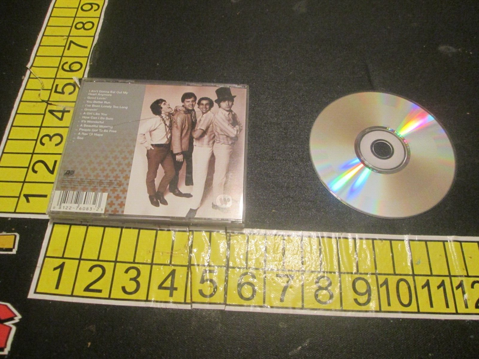 The Essentials by The Rascals (CD, Aug-2002, Rhino (Label)) 81227608323 ...